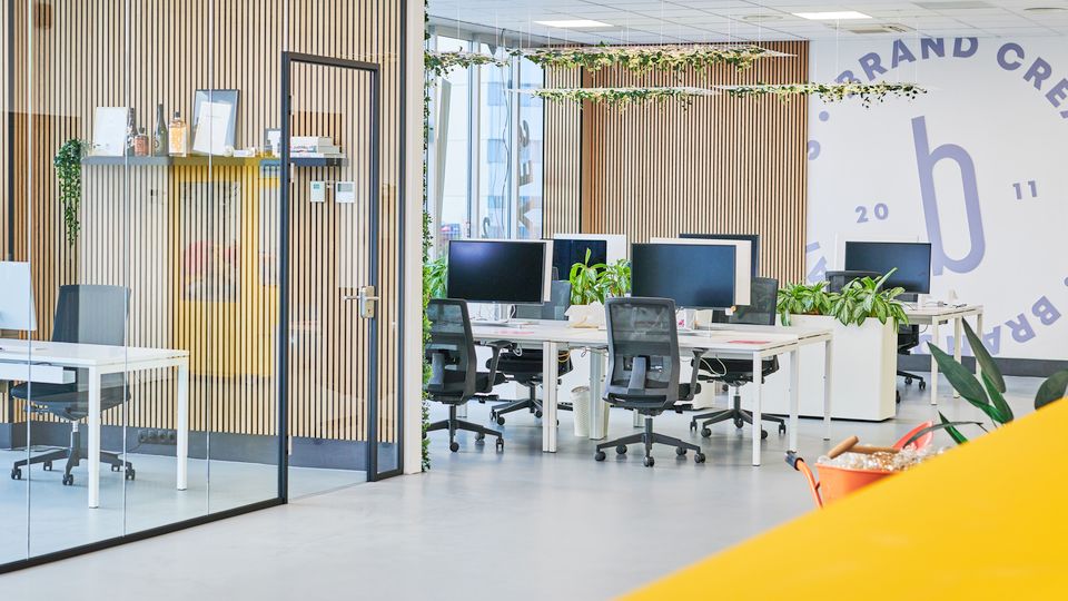Full service bureau Brand Creatives start 2023 met eigen foto en ...