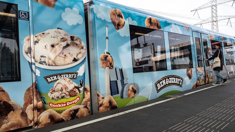 Ben & Jerry’s bestickert metro van buiten én binnen | MarketingTribune ...