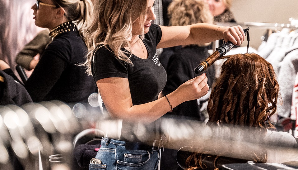 [column] Als je naar de kapper gaat, dan word je geknipt ...