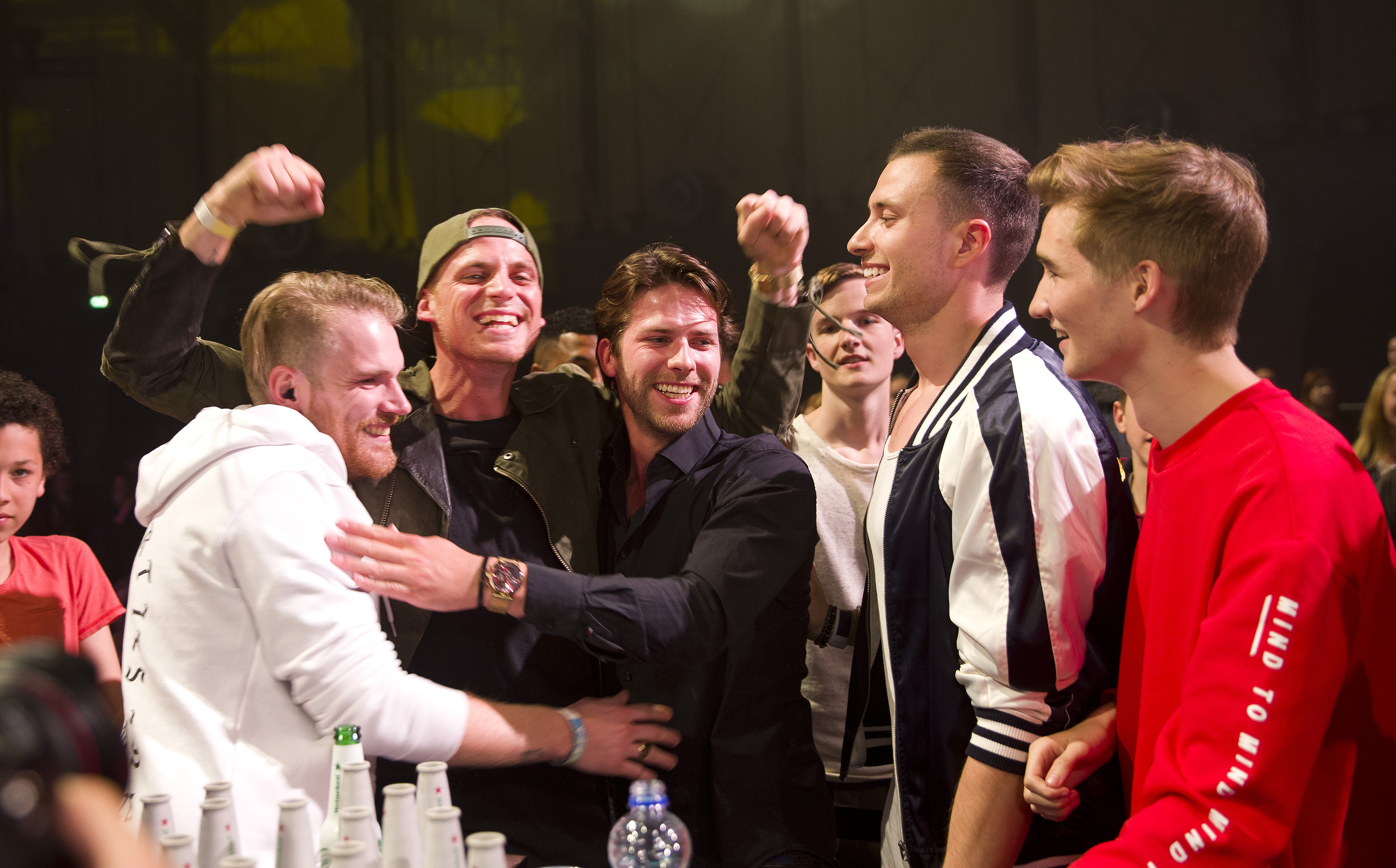 StukTV, BeautyNezz en Dylan Haegens grote winnaars Veed Awards ...