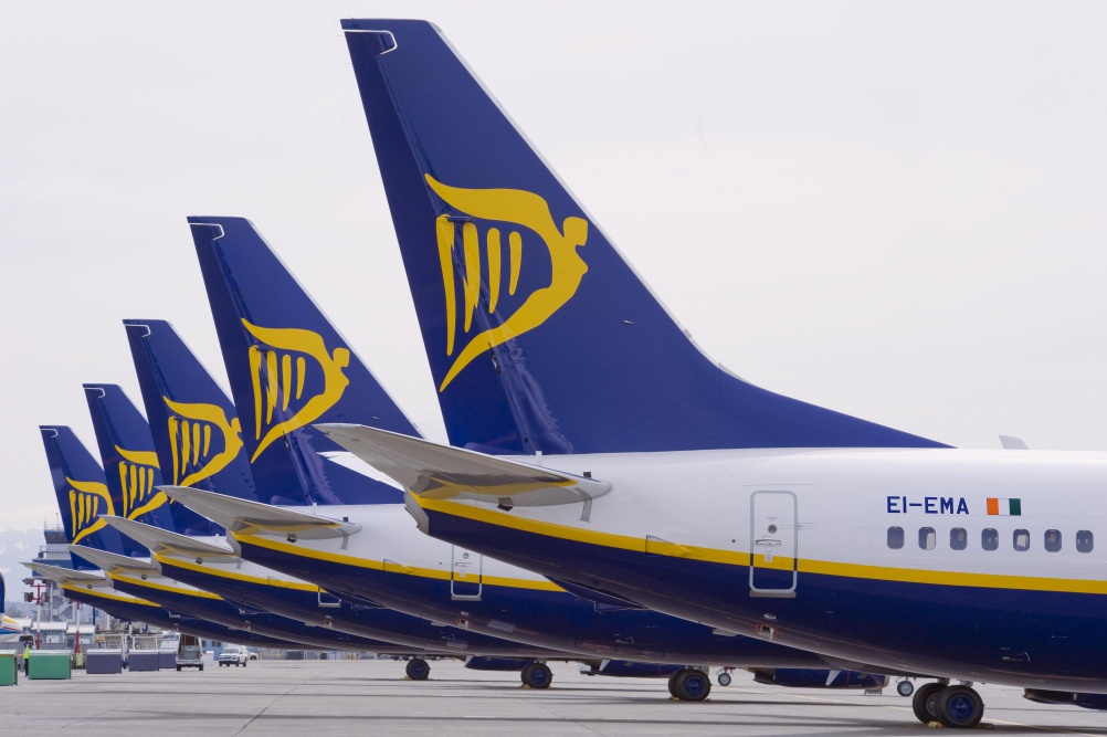Ryanair 'tones down yellow' in nieuw design | MarketingTribune Design