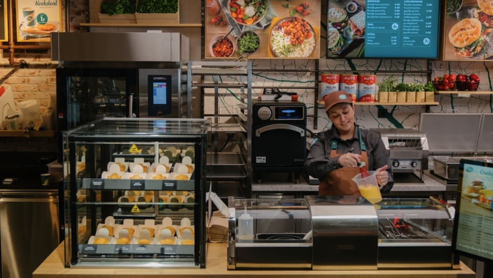 Shell opent eerste eigen Shell Café langs snelweg | MarketingTribune ...