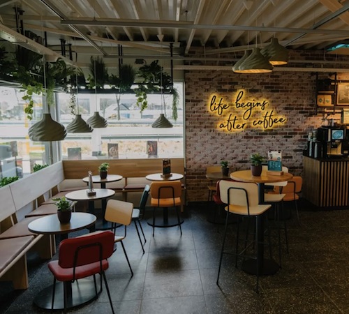 Shell opent eerste eigen Shell Café langs snelweg | MarketingTribune ...