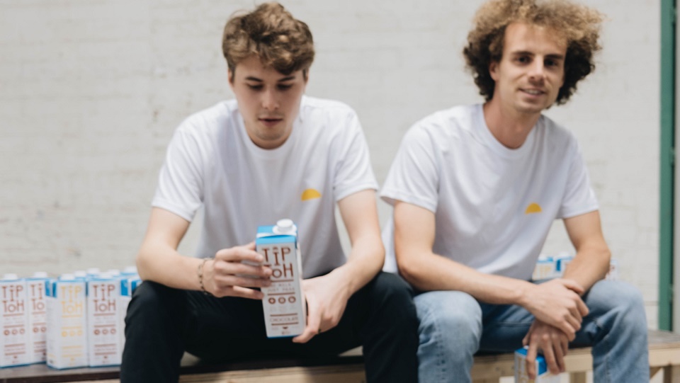Tiptoh maakt erwtenmelk: 'Power to the pea-ple' | MarketingTribune Food ...