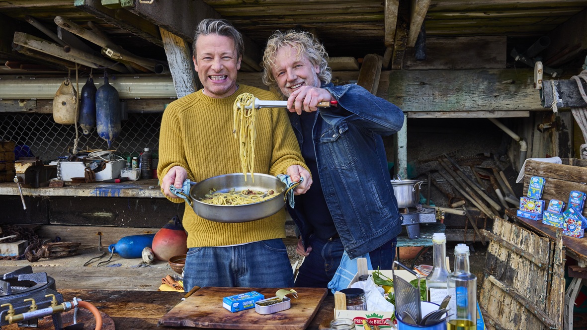 Jamie Oliver stapt in Fish Tales Seafood Revolution | MarketingTribune ...
