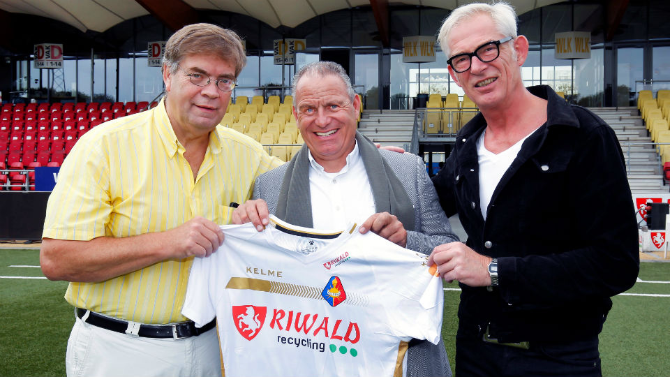 Riwald Recycling nieuwe shirt en hoofdsponsor Telstar ...